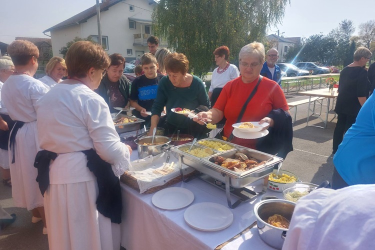 Trnovec Bartolovečki: ''Okusi i običaji našega kraja'' uz bogat stol ...