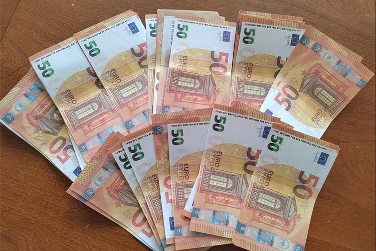 OPREZ! Pojavile se lažne novčanice od 50 eura! Evo kako ih prepoznati ...