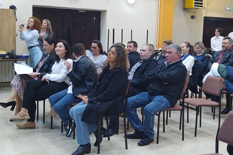 Zvuci tambure ispunili Društveni dom Lobor – održana 27. smotra ...