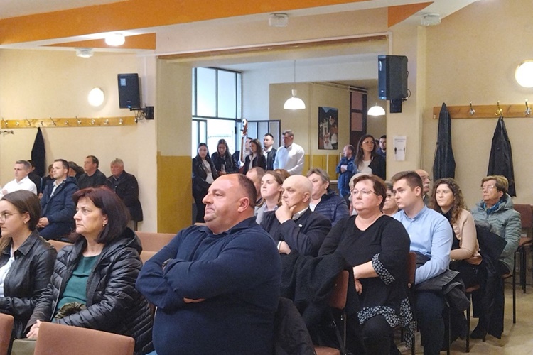 Zvuci tambure ispunili Društveni dom Lobor – održana 27. smotra ...